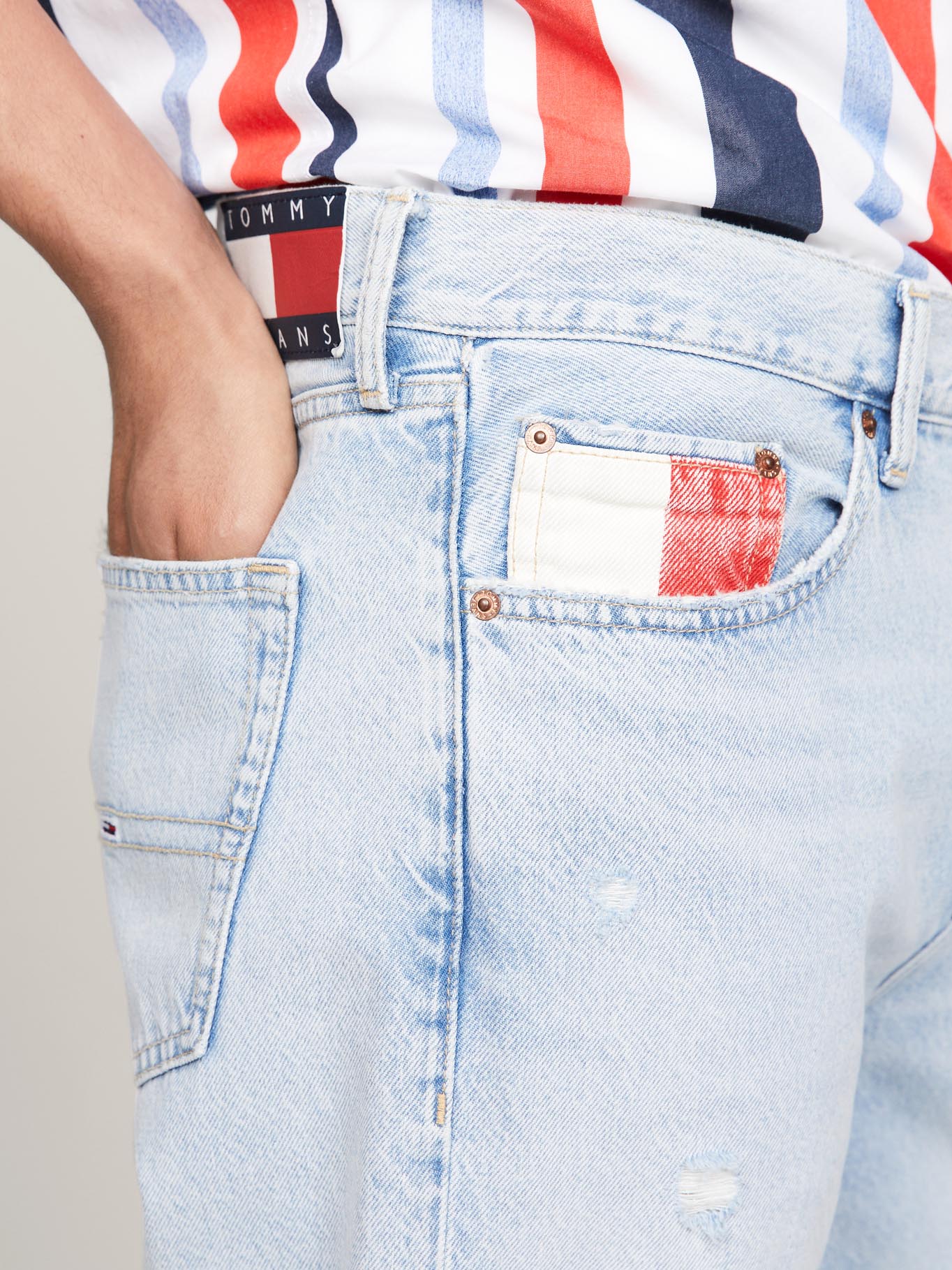 Jean Isaac Archive amplios y cónicos